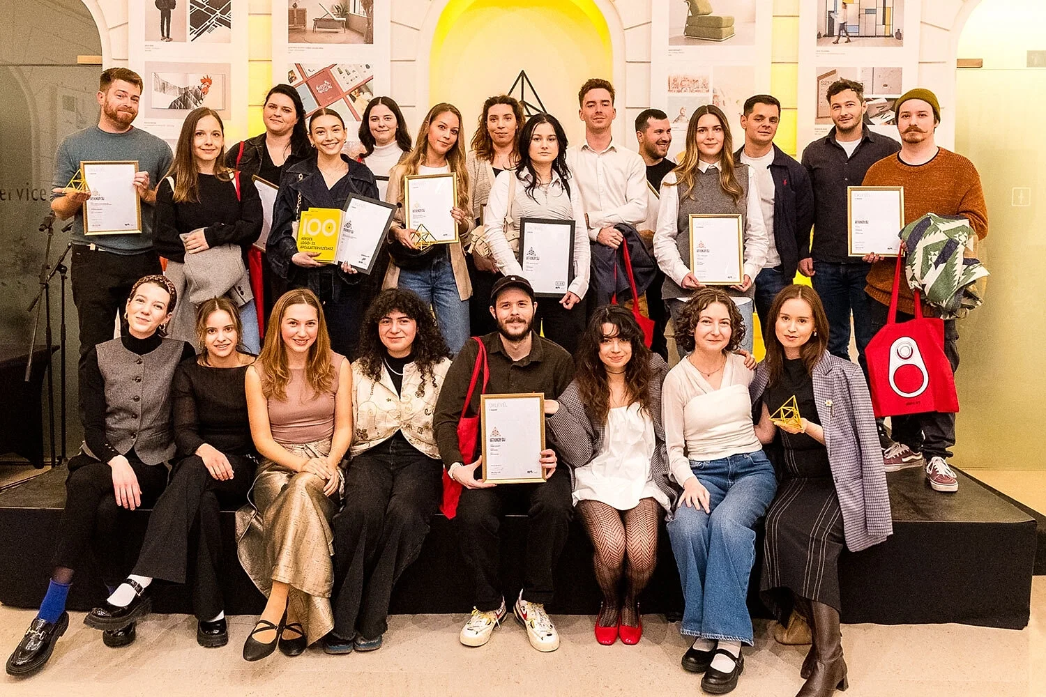 MOME | MOME alumni among the winners of the 8th ArtHungry Award
